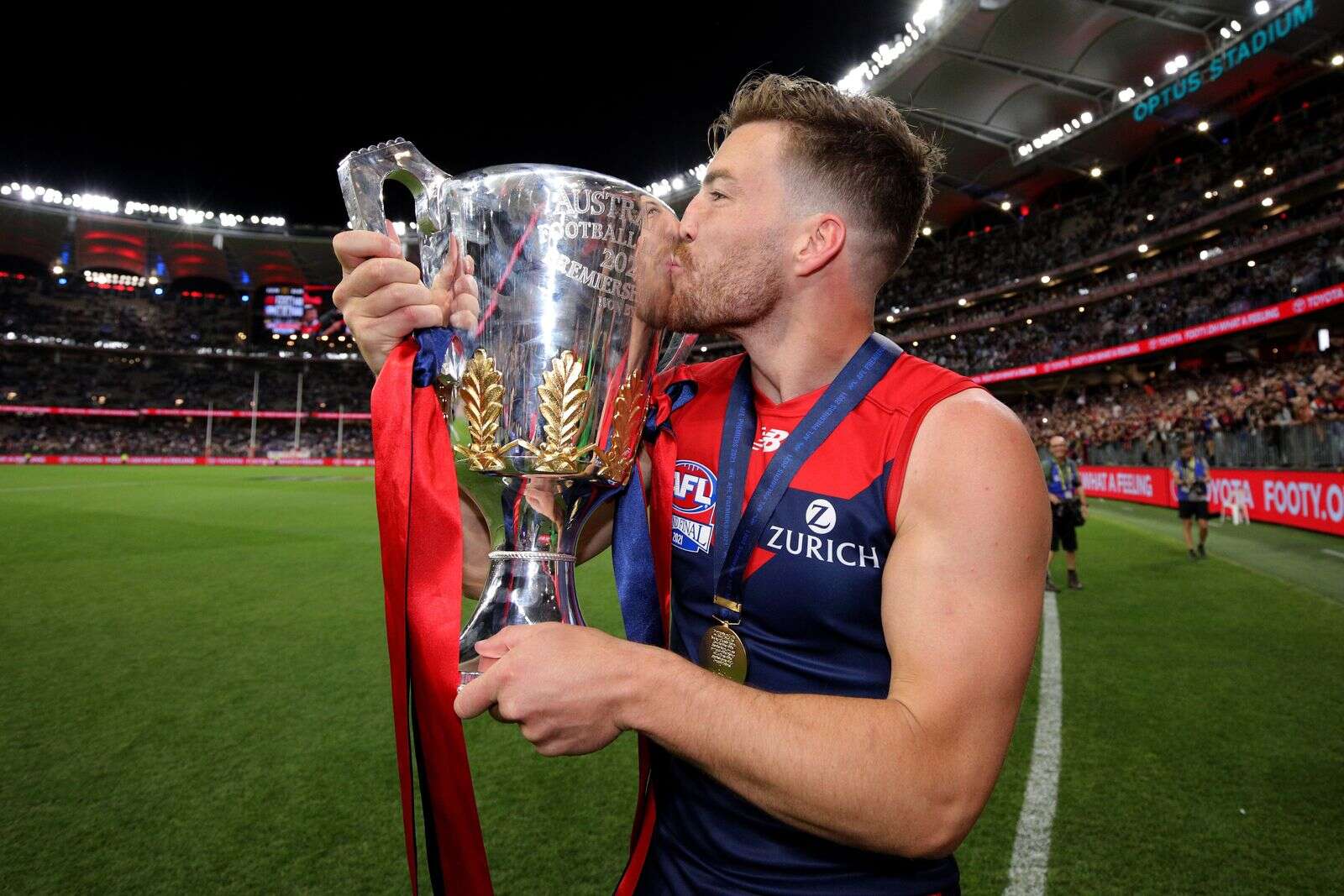 AFL Premiership Cup to Dee-light Melbourne fans in Shepparton | Cobram ...