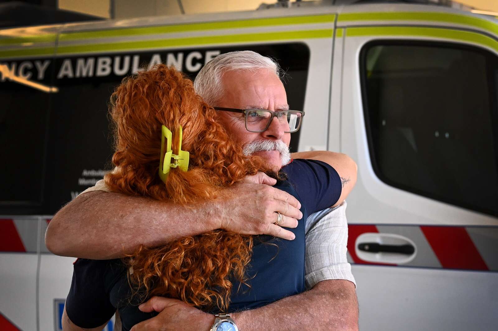 Heart attack survivor reunites with the paramedic who saved his life ...