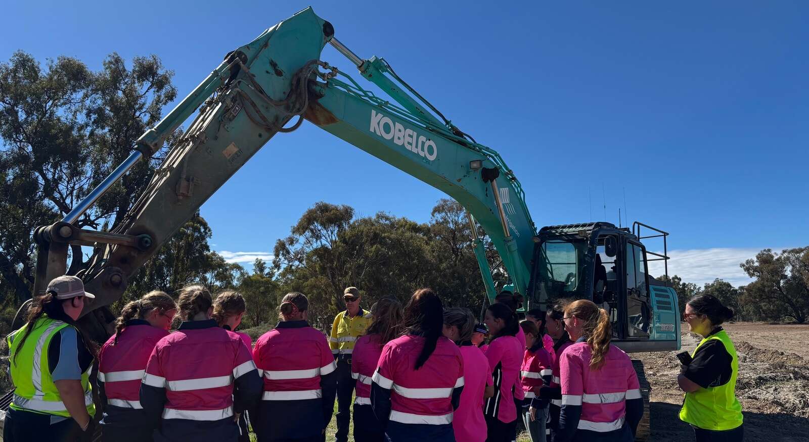 Murray Irrigation helps students explore trade pathways | Deniliquin ...