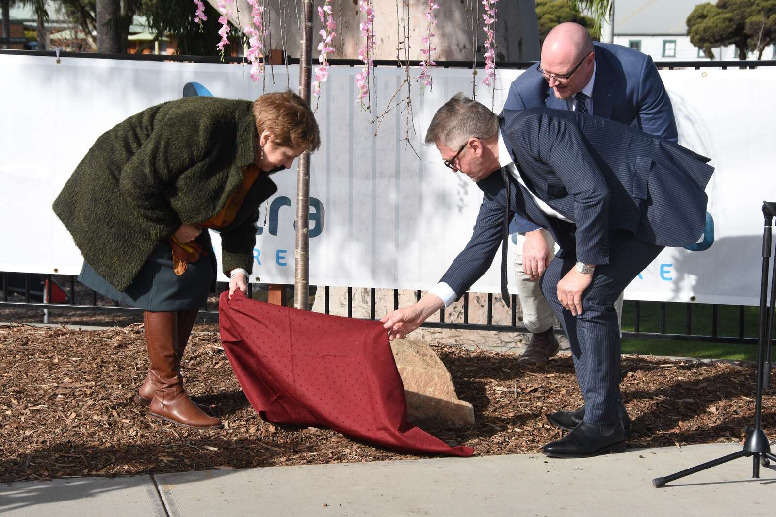 Moira Shire Council unveils permanent memorial to road victims | Cobram ...