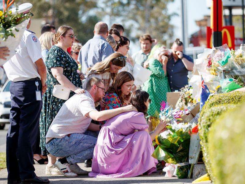 Family of slain paramedic visit scene of stabbing | Kyabram Free Press