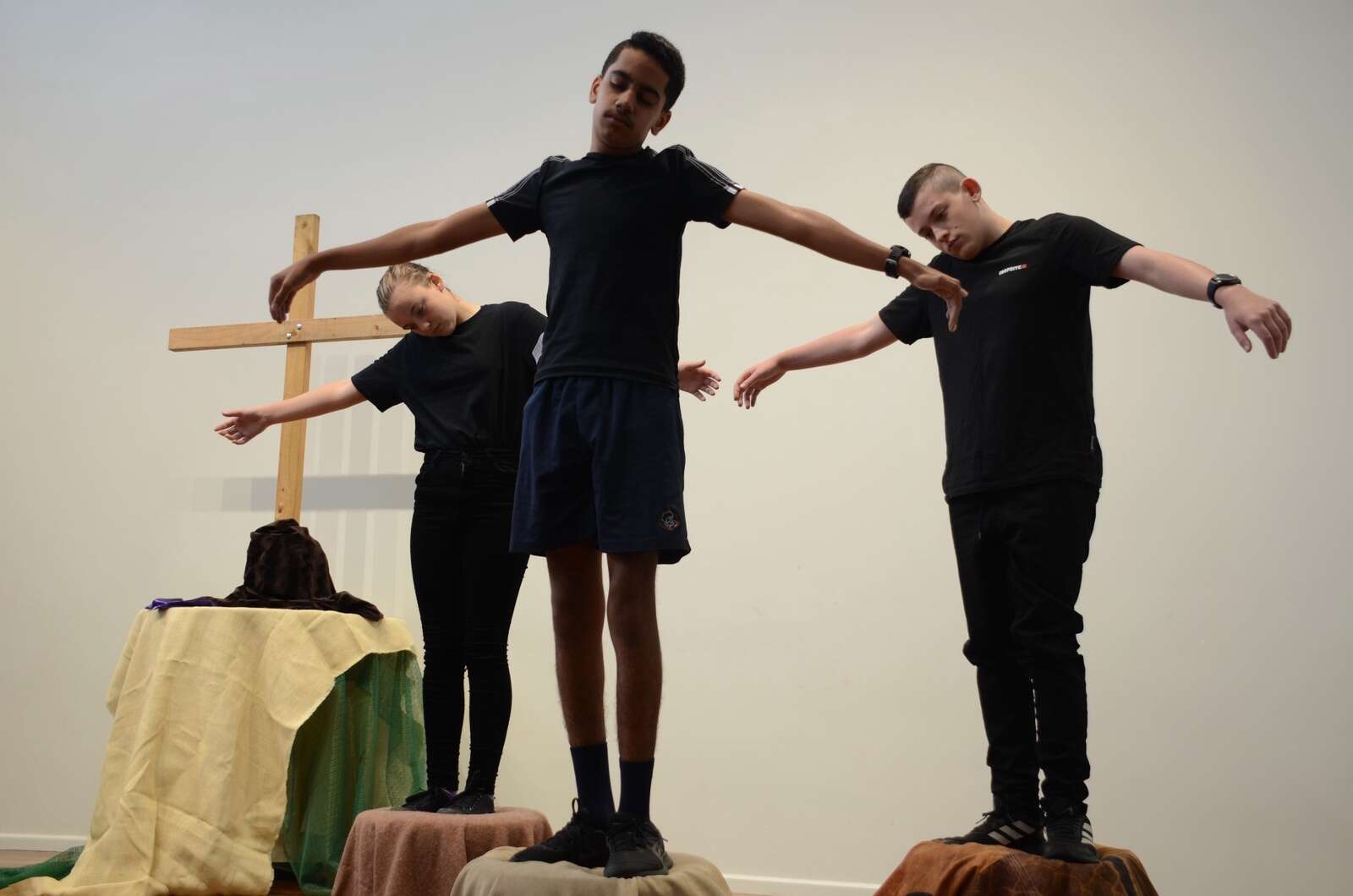 A liturgy and leadership: Fr Rob Galea visits St Anne’s College ...