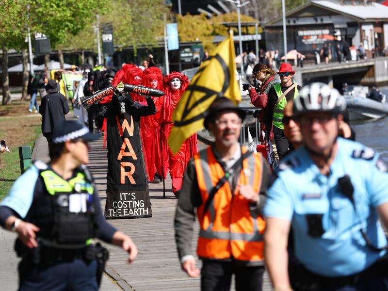 Thousands of anti-war activists to disrupt weapons expo | Country News