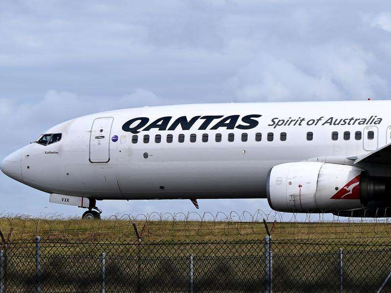 Qantas engineers down tools for 24hrs amid pay dispute | Kyabram Free Press