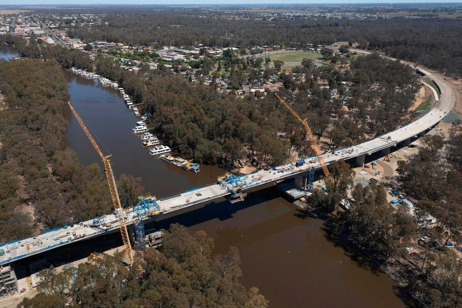 Work continues on new Echuca-Moama bridge project | Riverine Herald