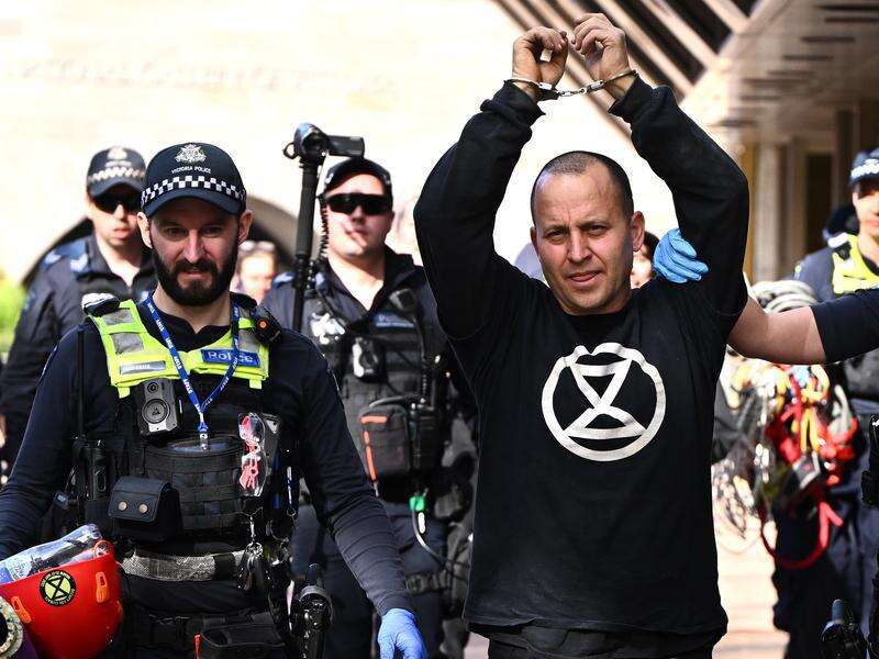 Climate activist arrested after scaling arts centre | Shepparton News