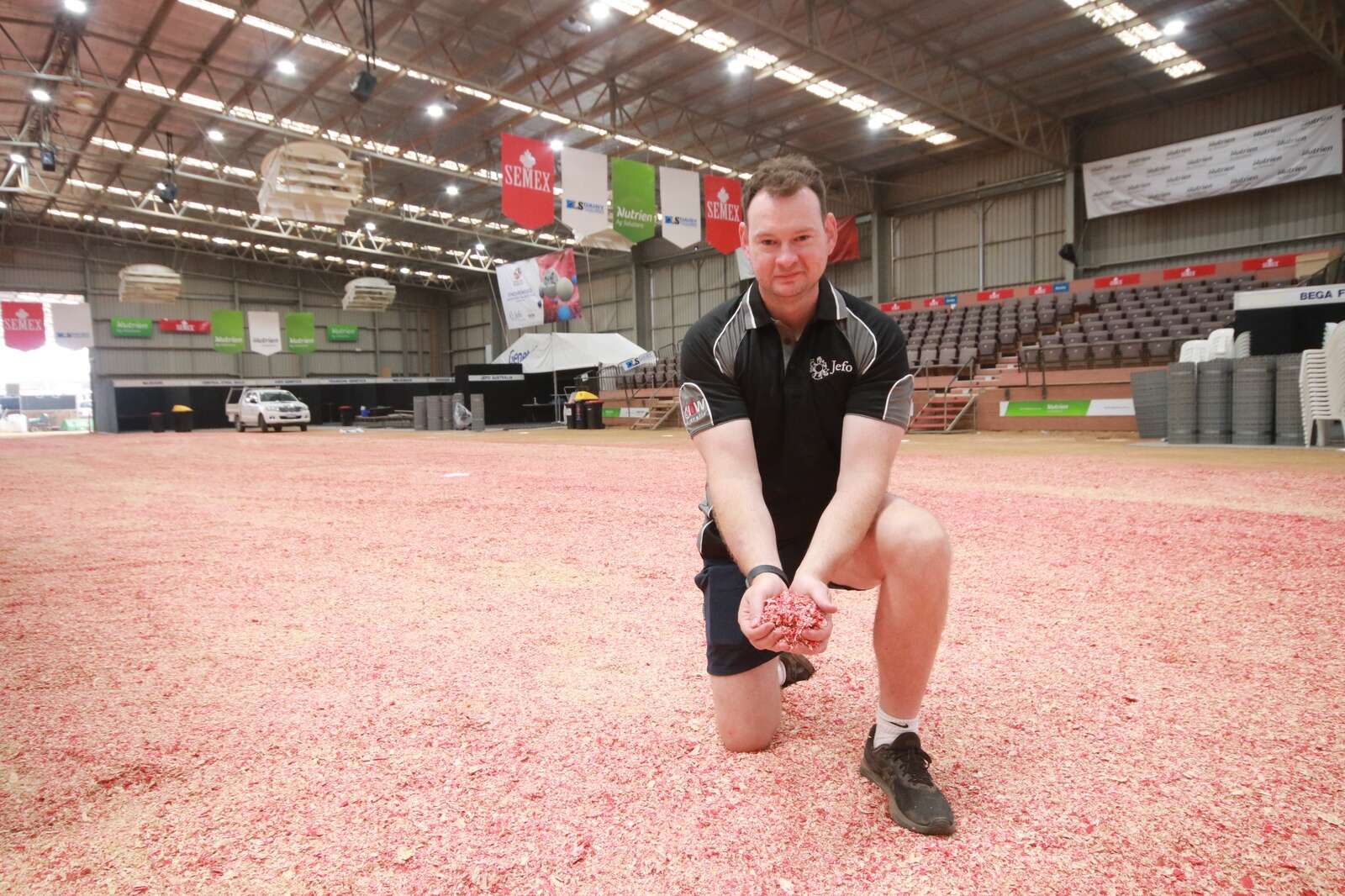 Exhibitors arriving for dairy week | Riverine Herald