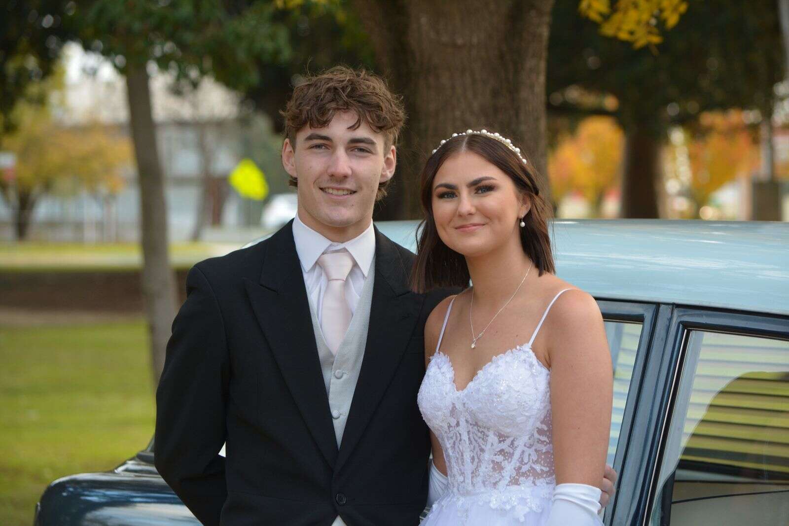 Debs make their mark over two nights | Deniliquin Pastoral Times