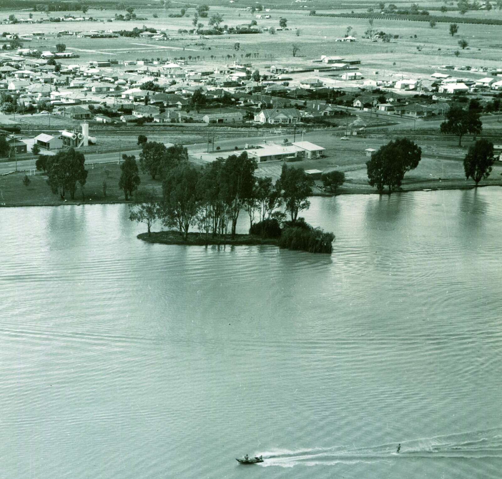 Pics from the Past | Shepparton’s iconic Snake Island dance ...