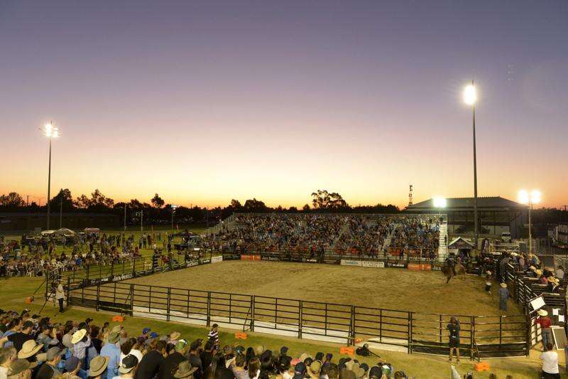 Bulls and riders thrill locals | Shepparton News