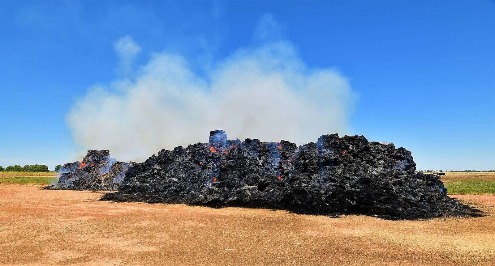 Another haystack fire in Bamawm | Dairy News Australia