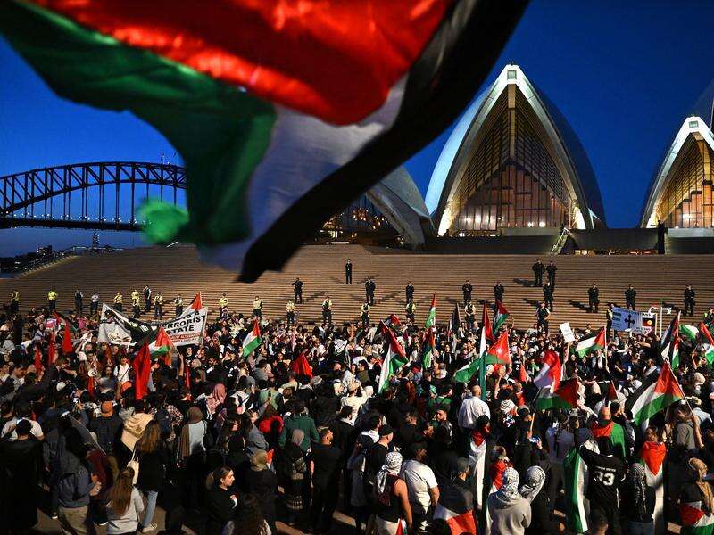 Opera House rally 'can be done' safely despite risks | Country News