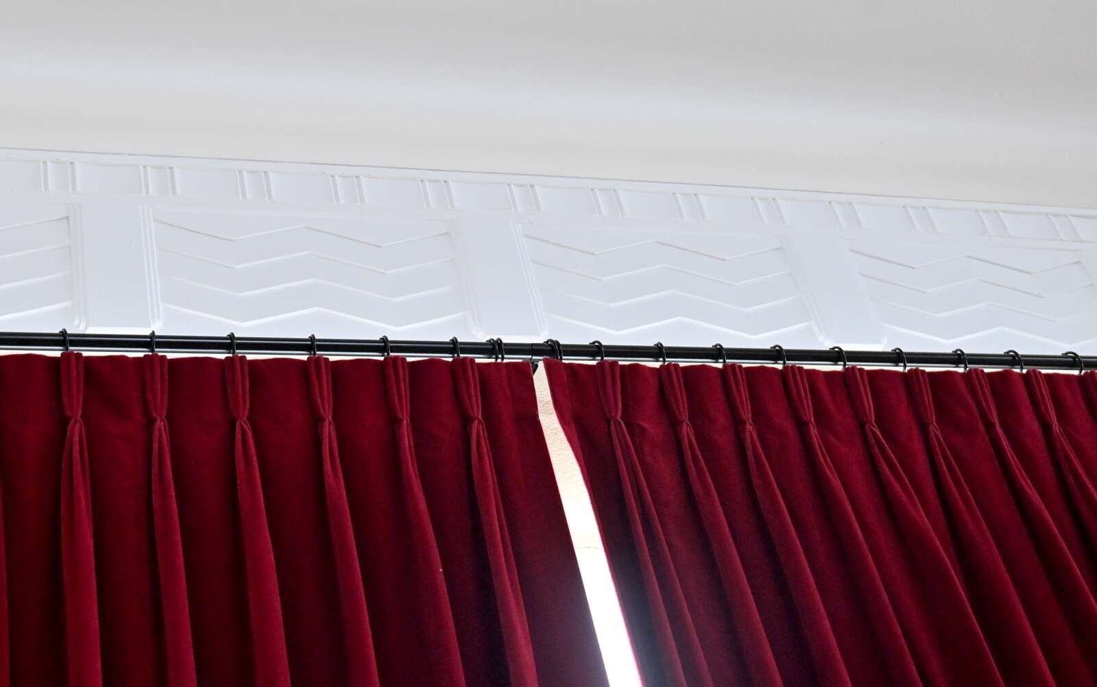 Free safety kits for new blind and curtain cord standards | Benalla Ensign