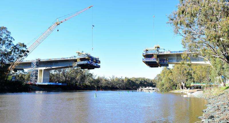 New Echuca-Moama bridge makes its way out over the Murray River ...