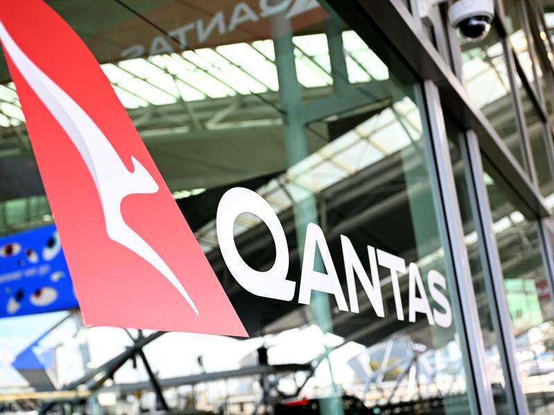 Qantas hands out $1000 bonuses to 27,000 workers | Shepparton News