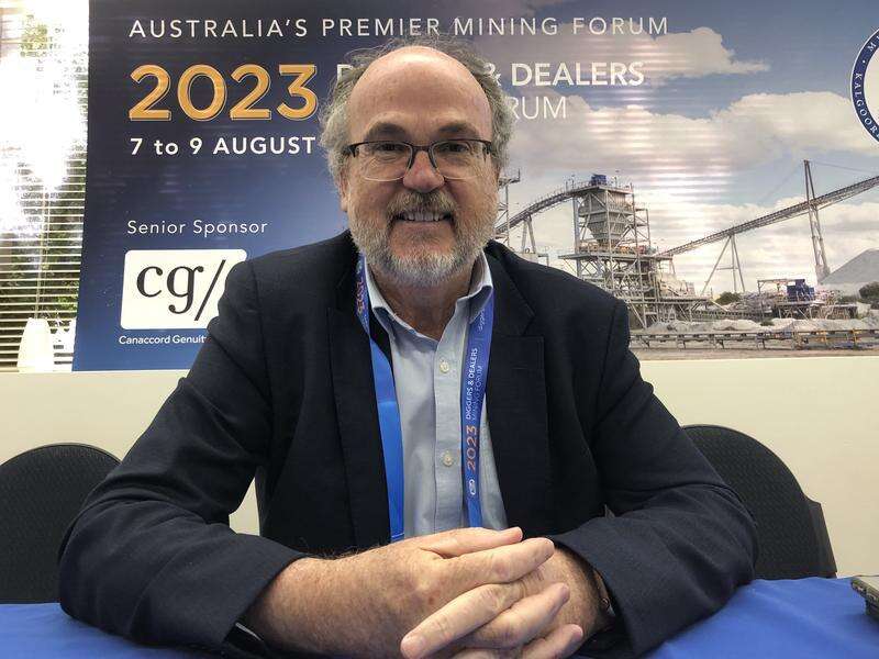 Mines minister fronts industry after backflip on law | Country News