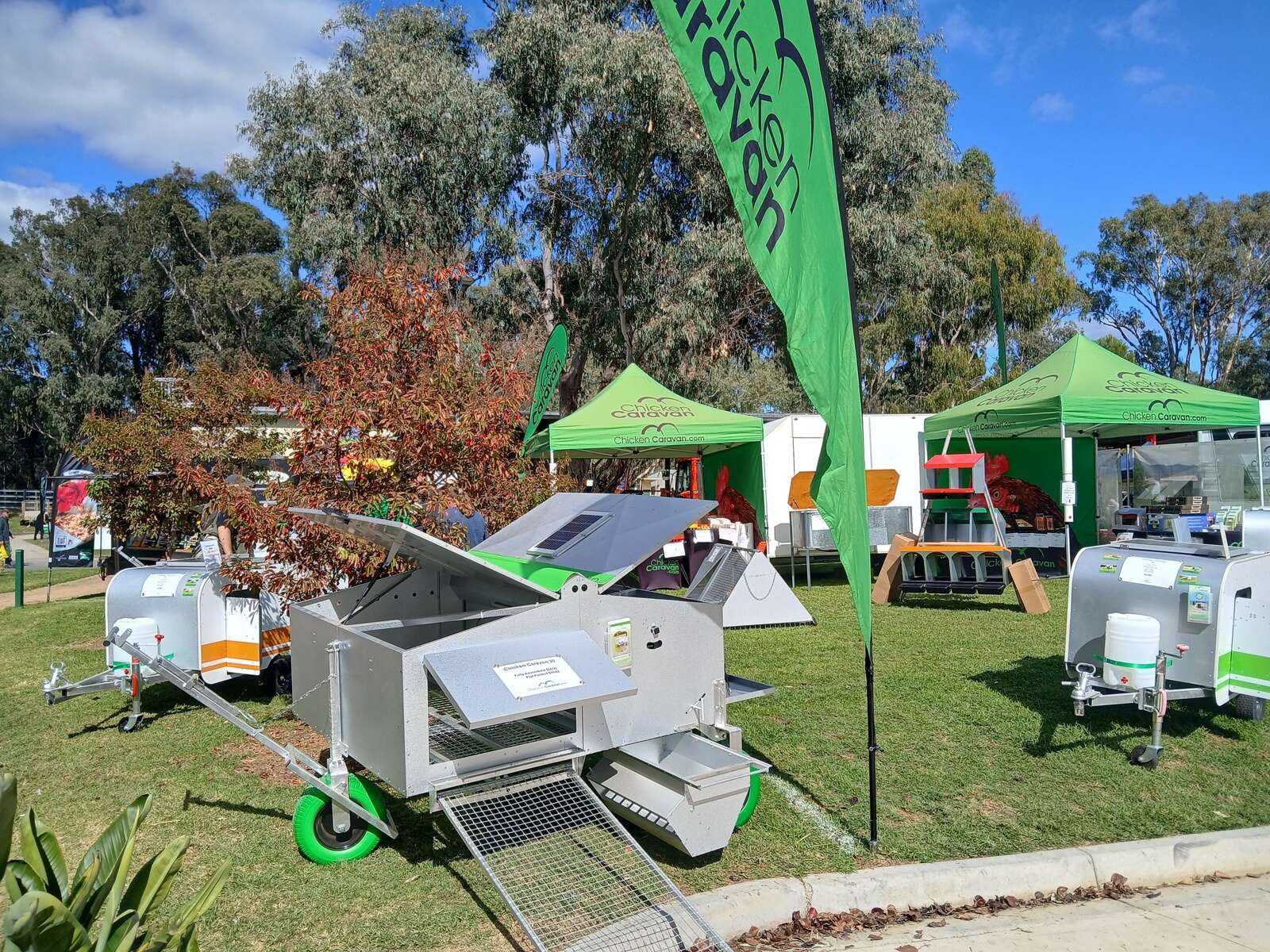 Mobile chicken farming revolutionised | Shepparton News
