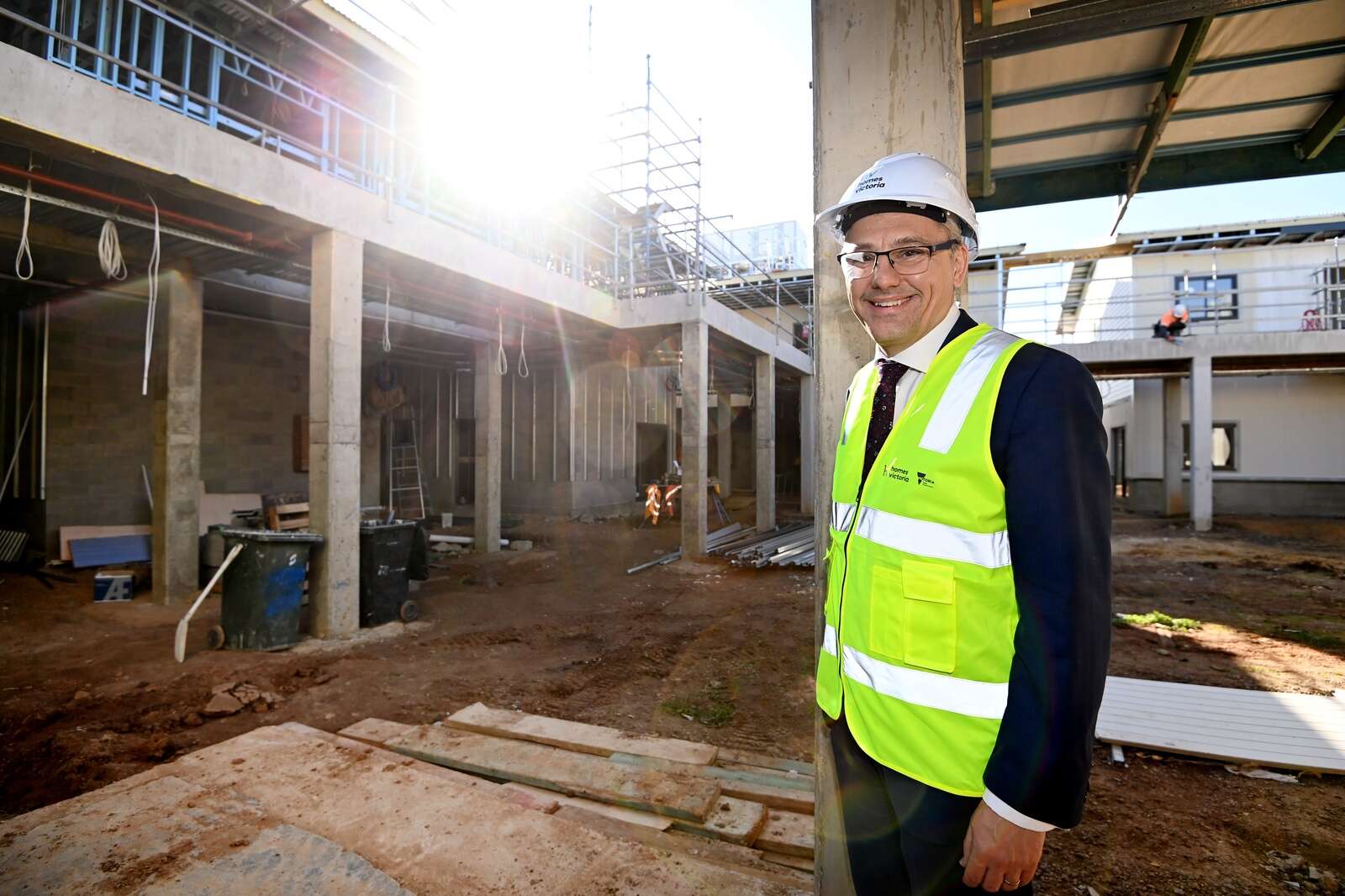 Minister assesses Shepparton social housing progress | Shepparton News