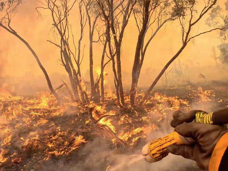 Large, fast-moving bushfire threatens homes, residents | Kyabram Free Press