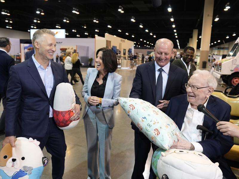 Warren Buffett announces retirement plans | Kyabram Free Press