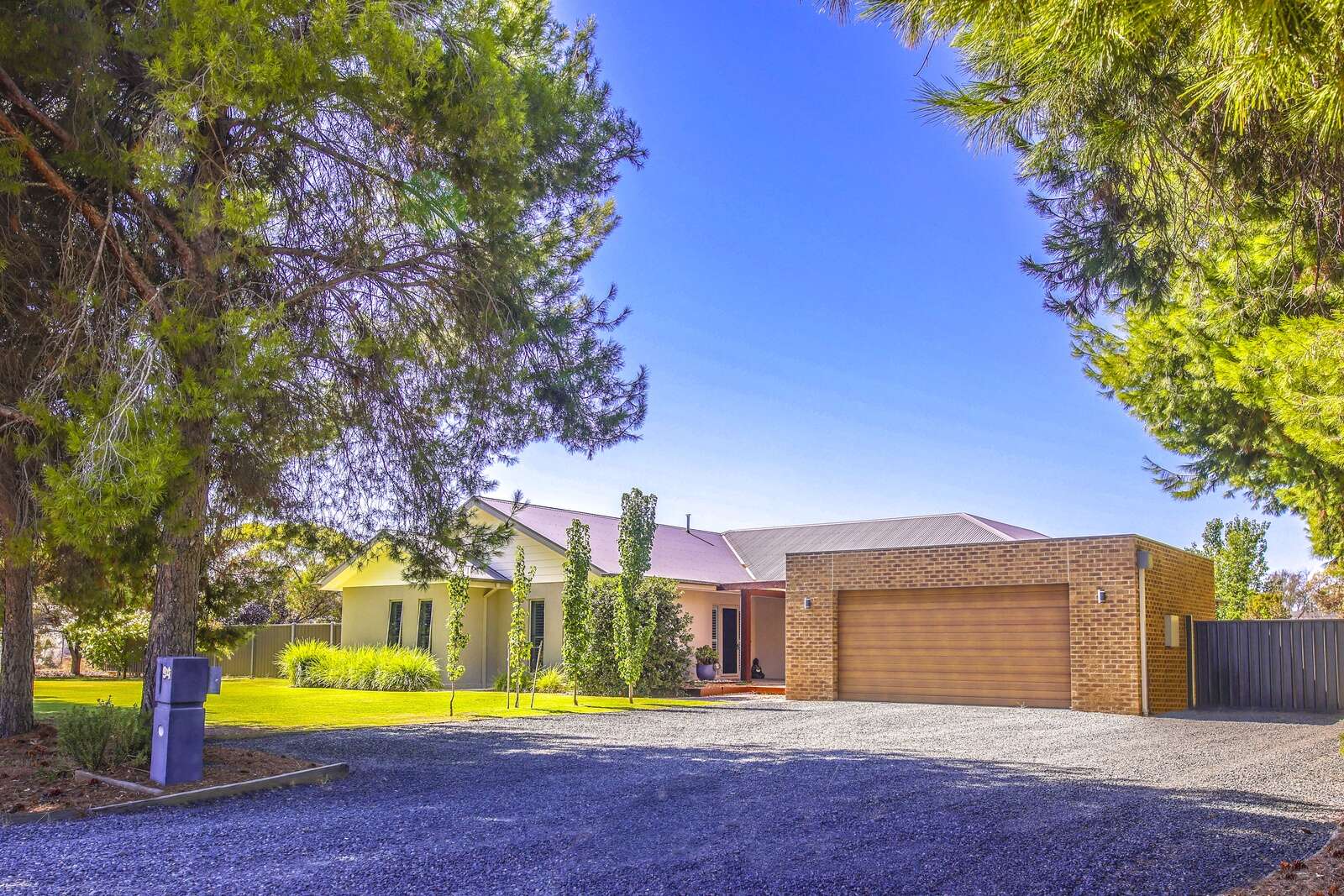MODERN AND MAJESTIC FAMILY HOME | Dairy News Australia