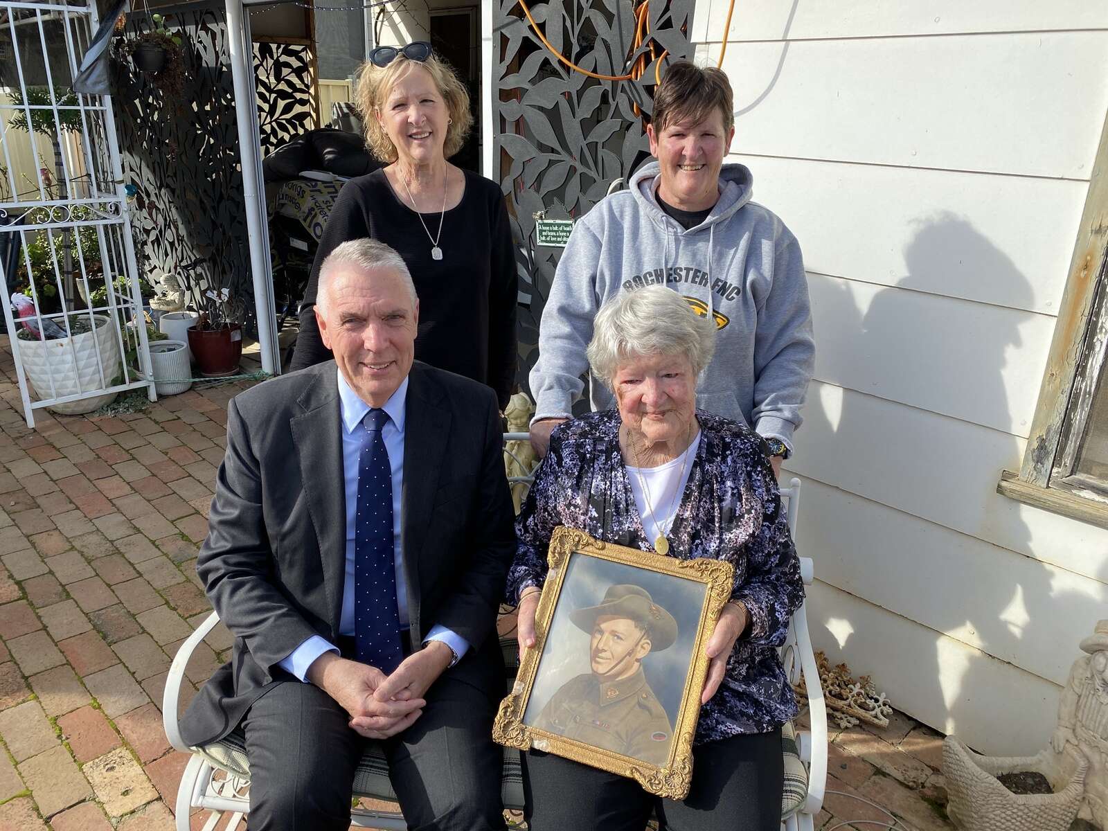MP re-connects Sinclair family with soldier | Seymour Telegraph