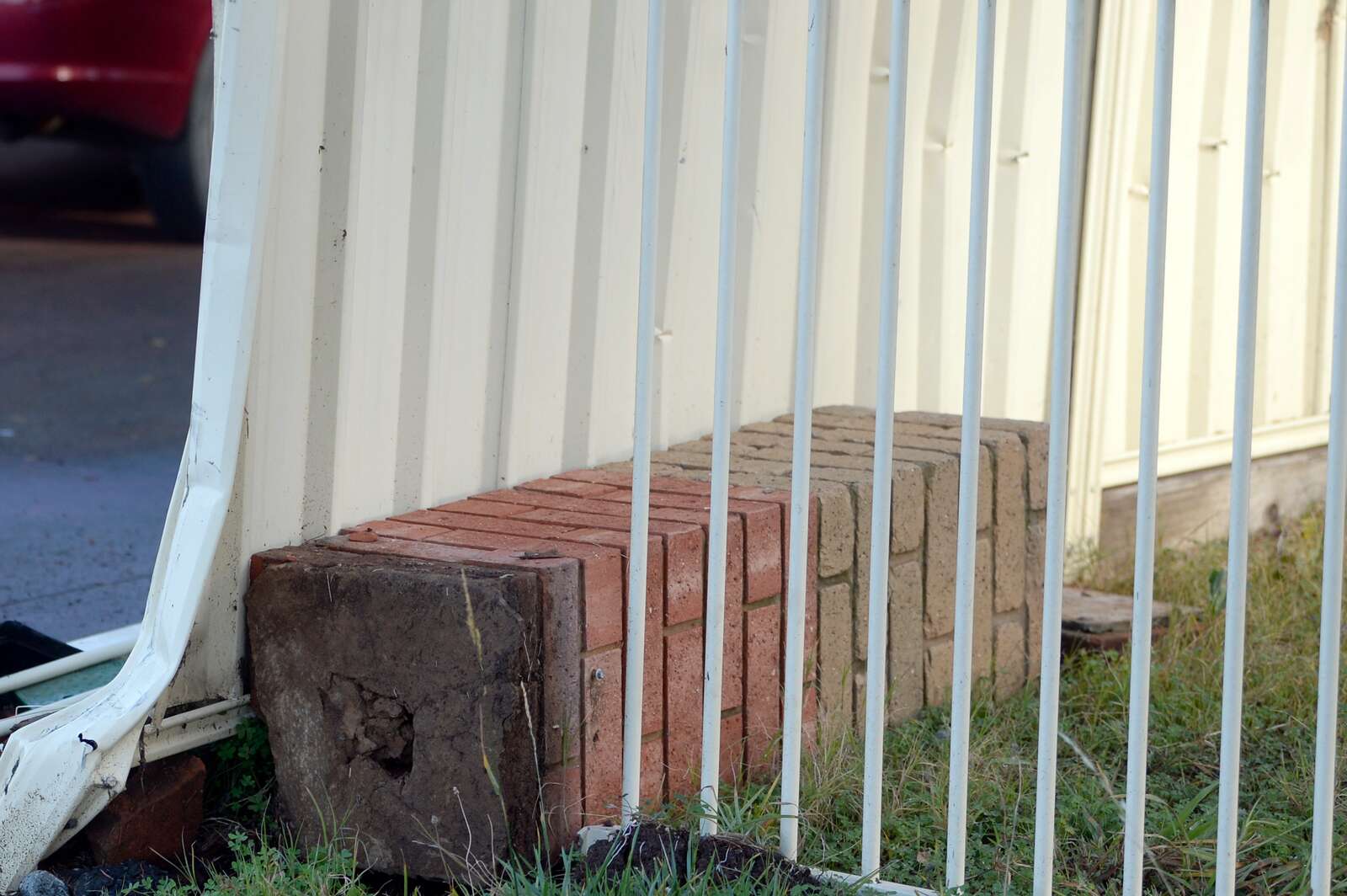 Driver flees after Shepparton car crash | Shepparton News