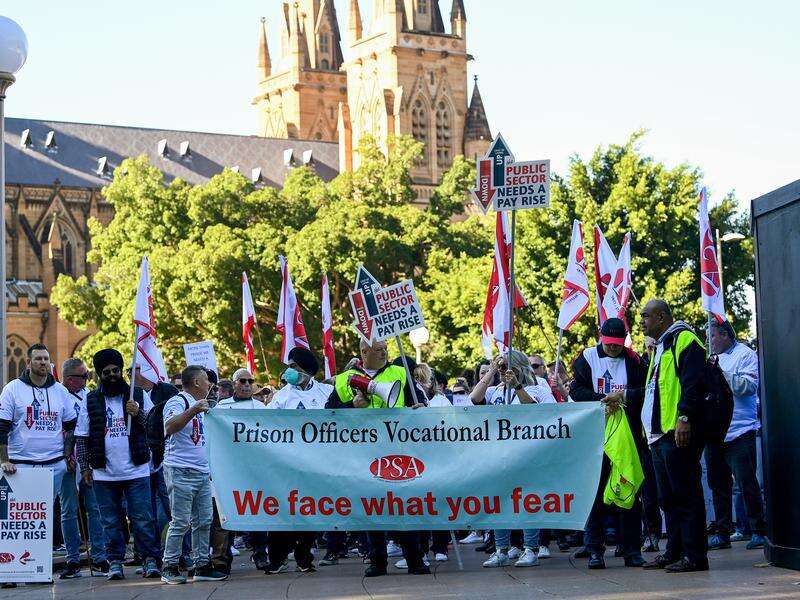 NSW public service strike after pay offer | Country News