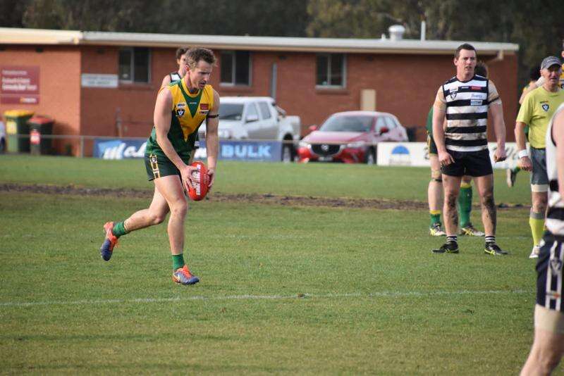 Hoppers overcome reigning premier | Shepparton News