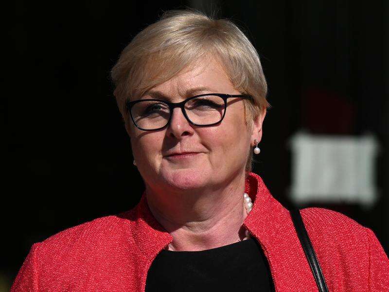 Reynolds moves to sue Higgins' partner | Shepparton News