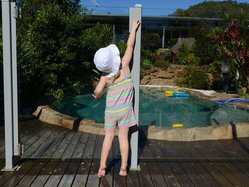 Call for pool fencing law change after child drowns | Country News