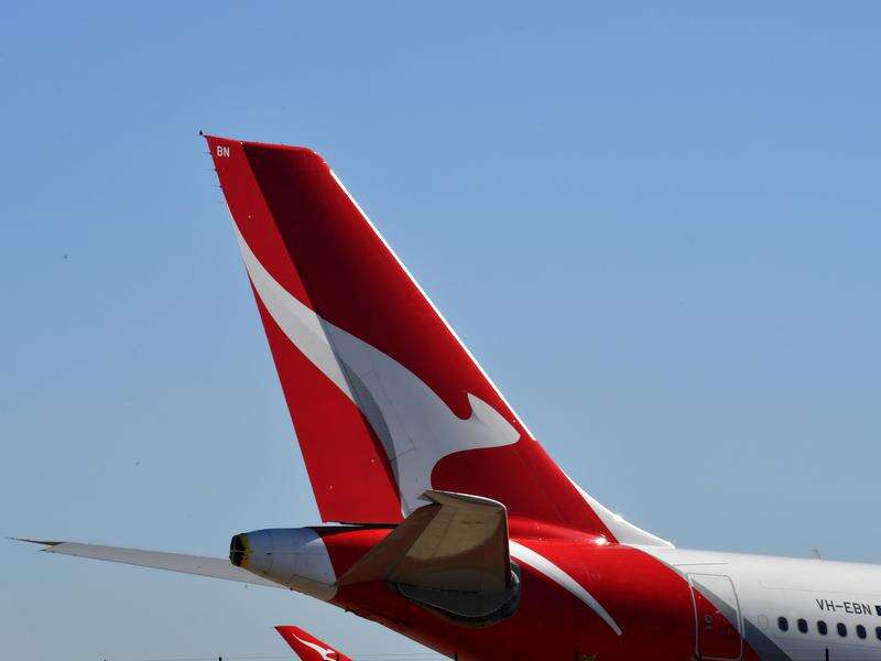 Injury risk in Qantas slide evacuation | Country News