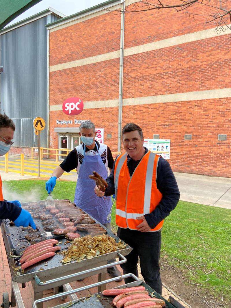 Shane Crawford at SPC barbecue | Country News