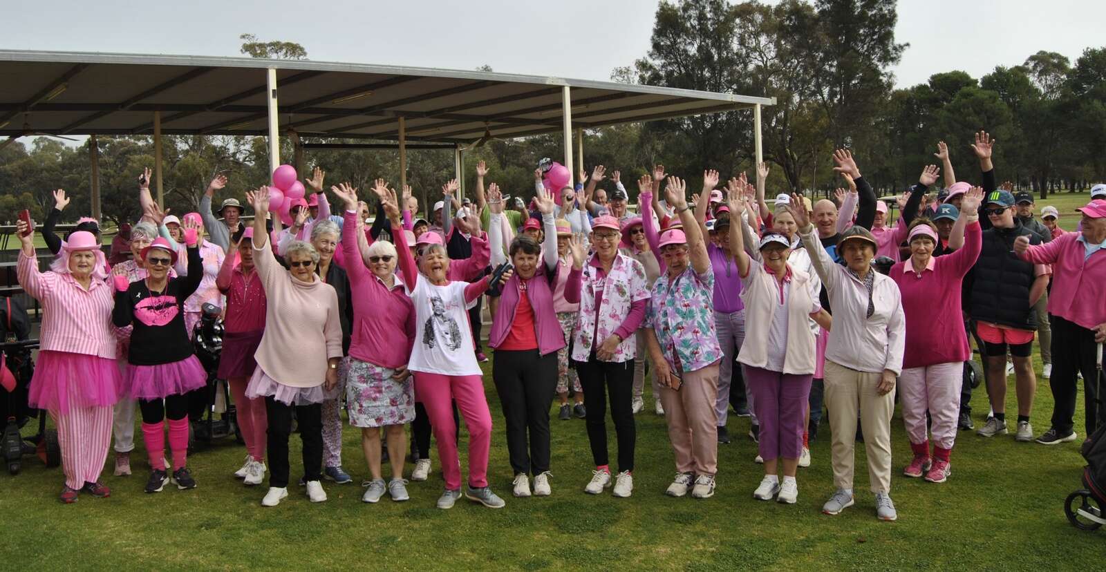 Finley golfers go pink, raise $4000 | Southern Riverina News
