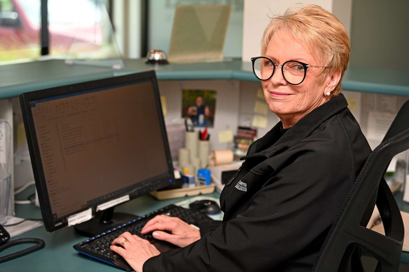 A friendly face at the front desk | Country News