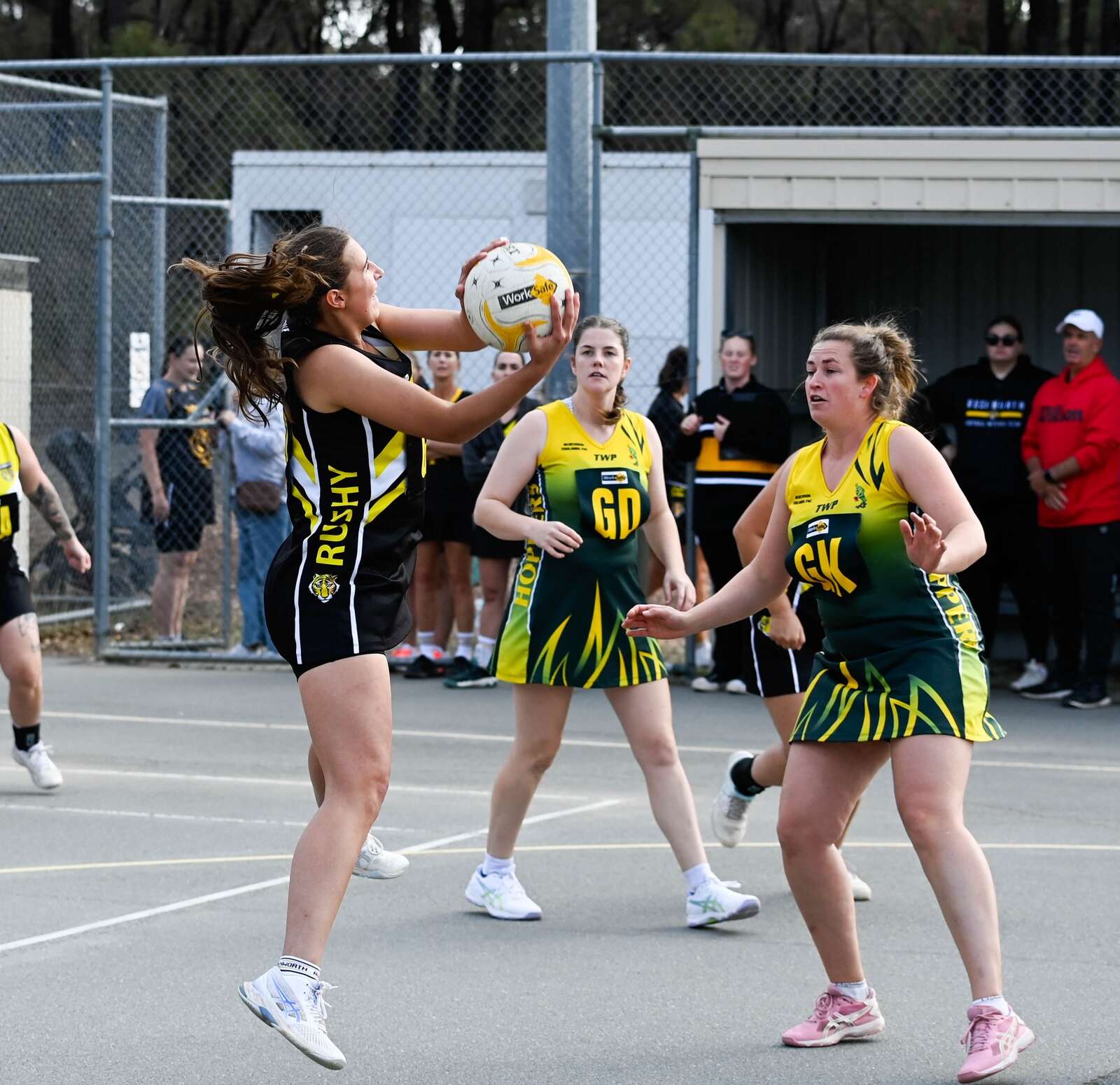 Plenty of close encounters in round eight of KDL netball | Kyabram Free ...