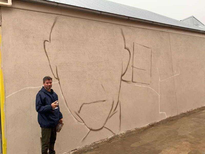 Painting begins at Iddles Lane, Rochester | Campaspe News