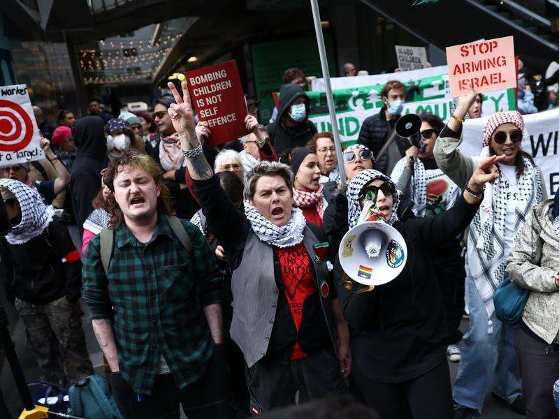 Protesters return as leaders slam 'disgraceful' actions | Cobram Courier