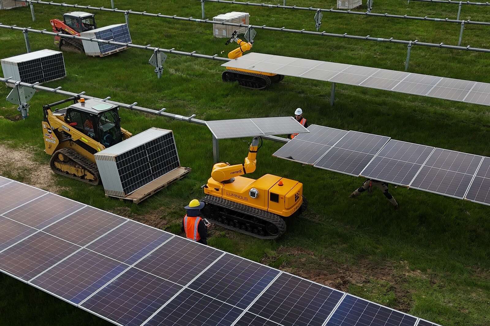 AI-powered robot assisting in construction of solar farm near Benalla ...