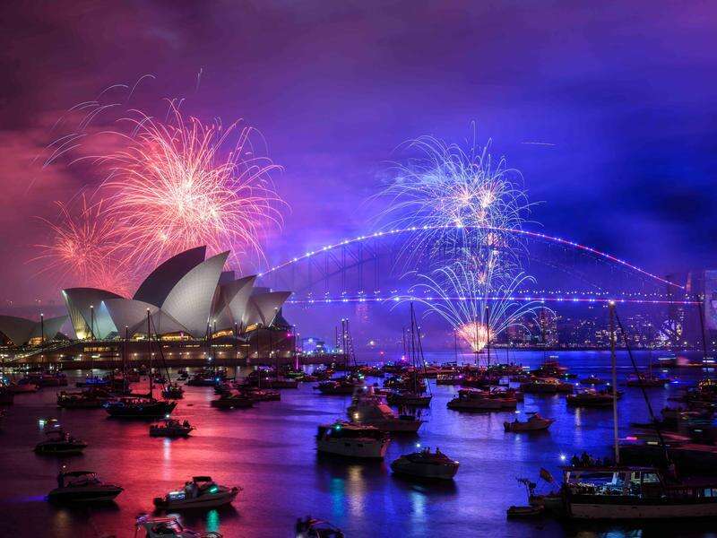 New Year's crowds praised, outbursts of local trouble | Country News