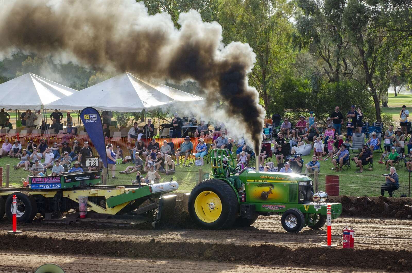 Tractors pull in big crowd | Southern Riverina News