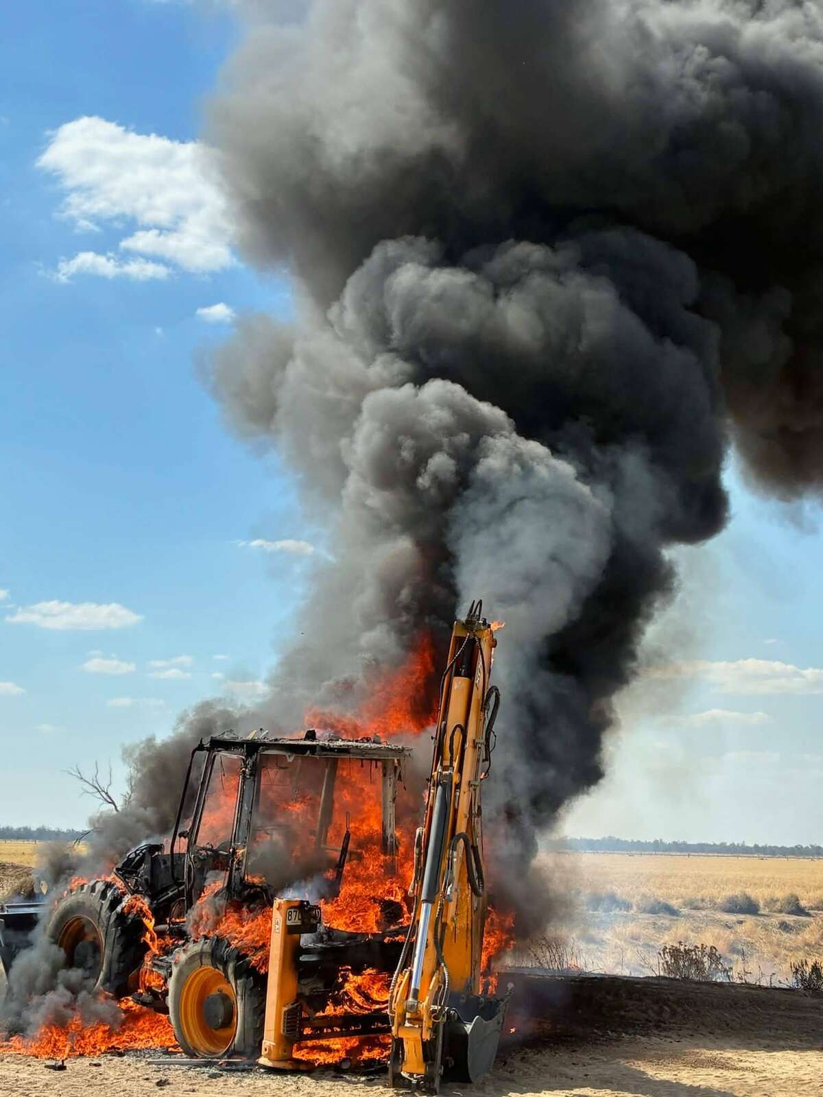 Fire crews swiftly contain machinery blaze near Wakool | Shepparton News