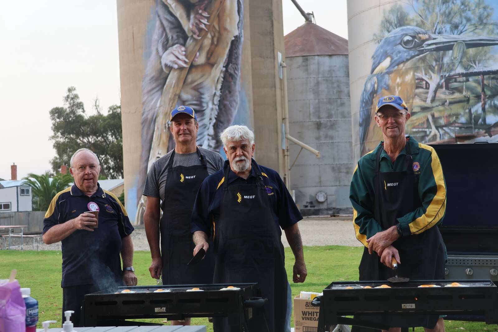 MEGT sponsors free brekkie for Rochy residents | Dairy News Australia