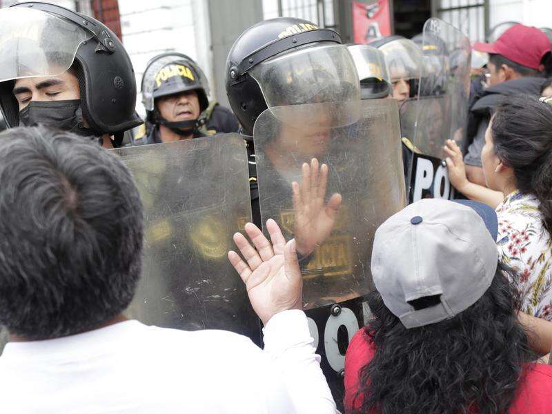Aussie tourists caught up in Peru protests | Country News
