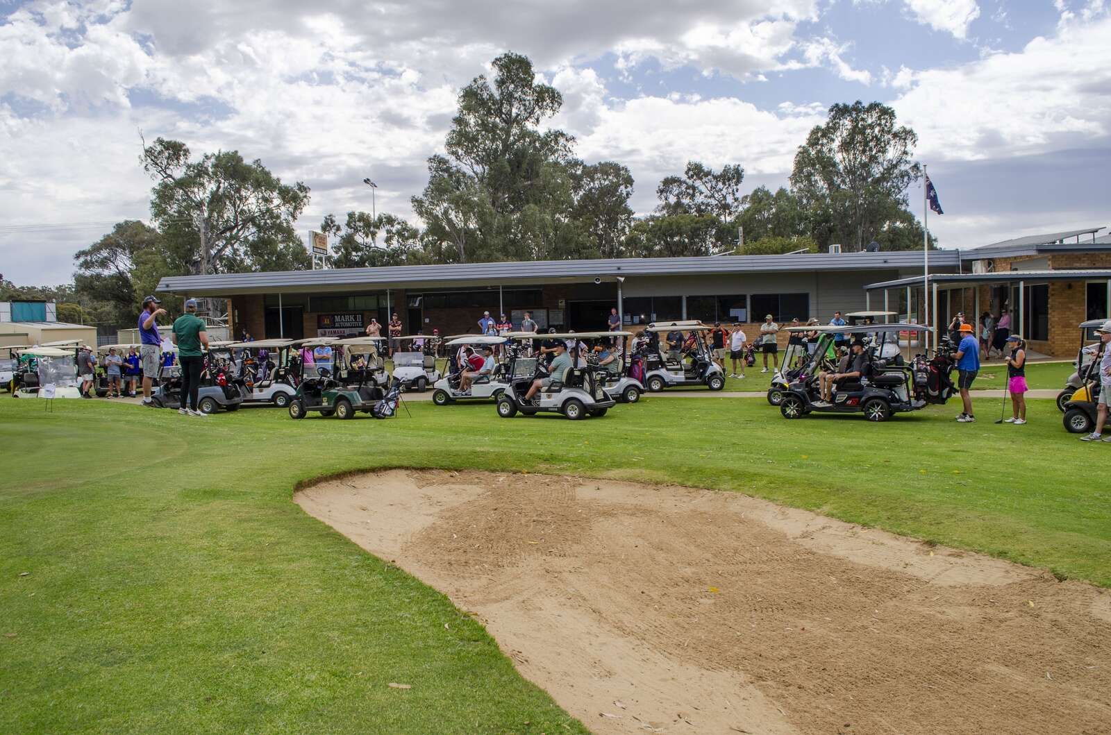 Big field helps raise money for Deni High | Shepparton News