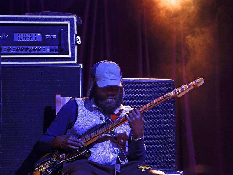 Bob Marley bassist Aston 'Family Man' Barrett dies | Country News
