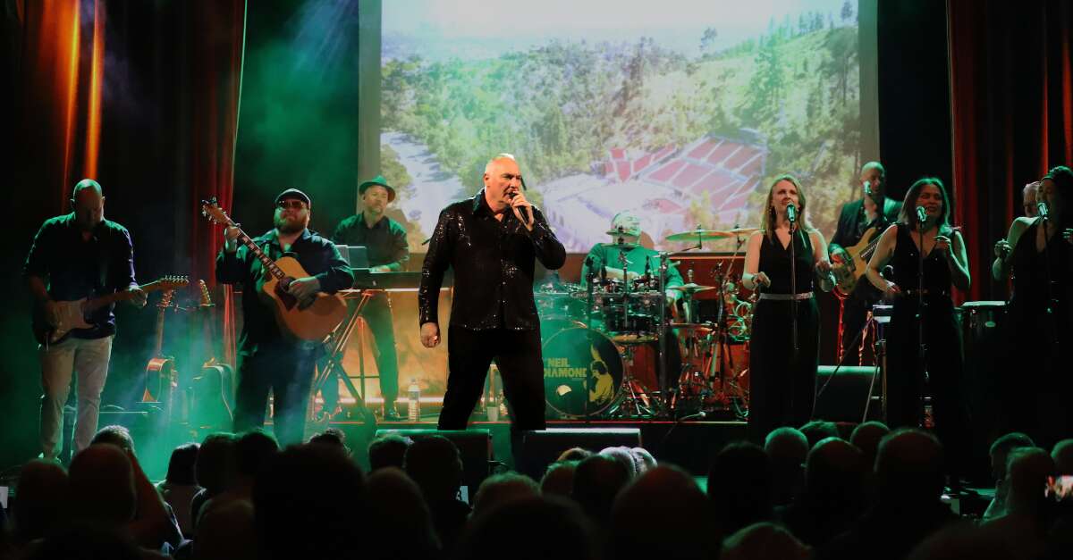 Neil Diamond show rocks | Benalla Ensign