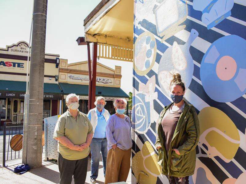 Rutherglen Arts unveil new mural | Shepparton News