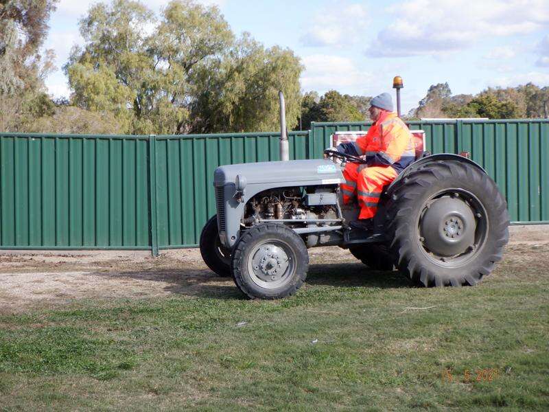 Daryl shares his love of tractors | Shepparton News