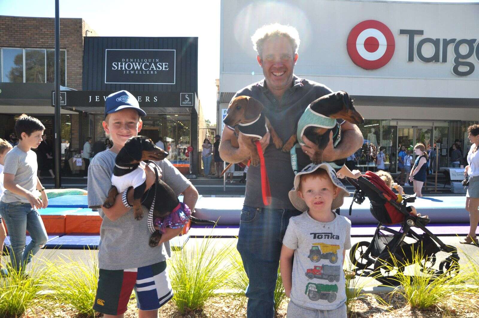 Family friendly fun at the Deni Street Bazaar | Deniliquin Pastoral Times